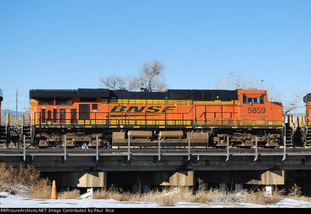 BNSF 5859